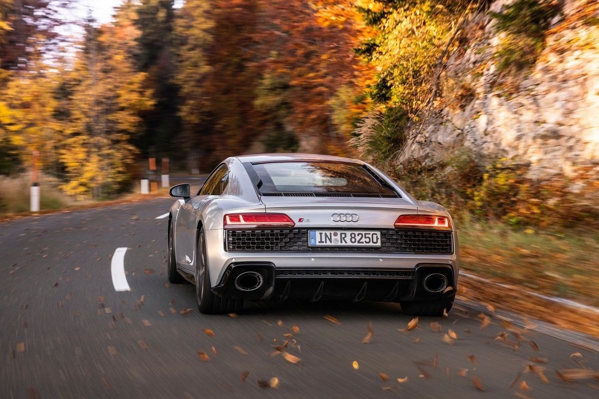 Audi Releases Rear-Wheel-Drive R8