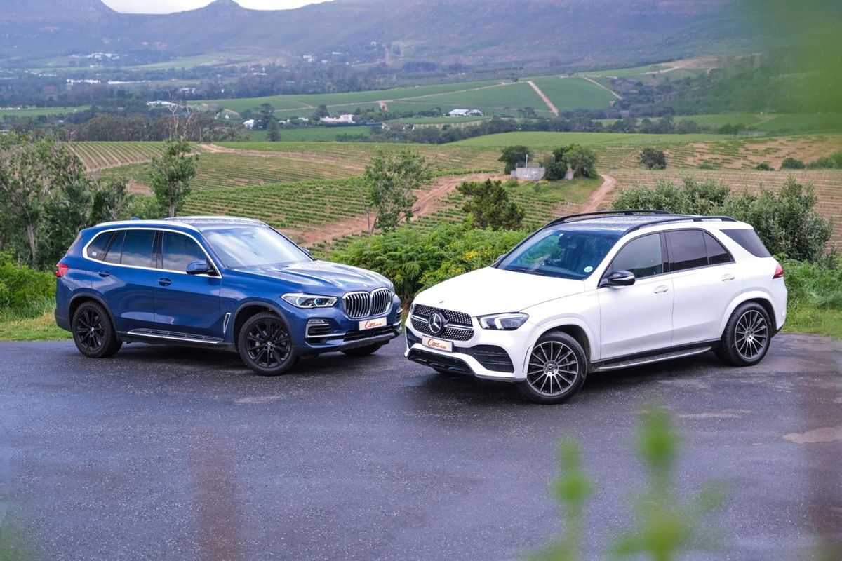 BMW X5 xDrive30d vs Mercedes-Benz GLE 400d (2019) Comparative Review [w/Video]