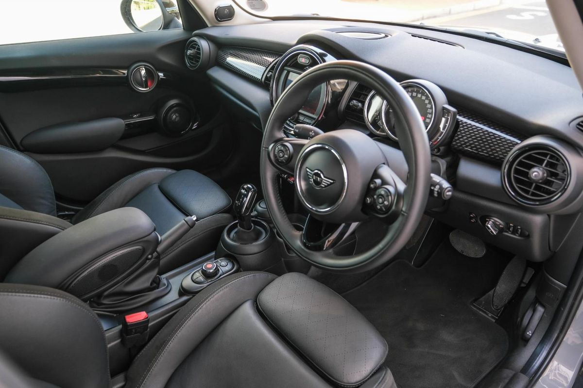 Mini Cooper S Automatic (2019) Review