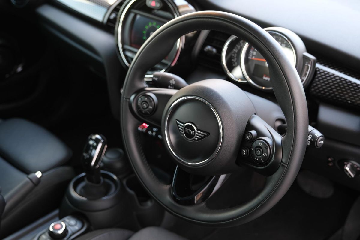 Mini Cooper S Automatic (2019) Review