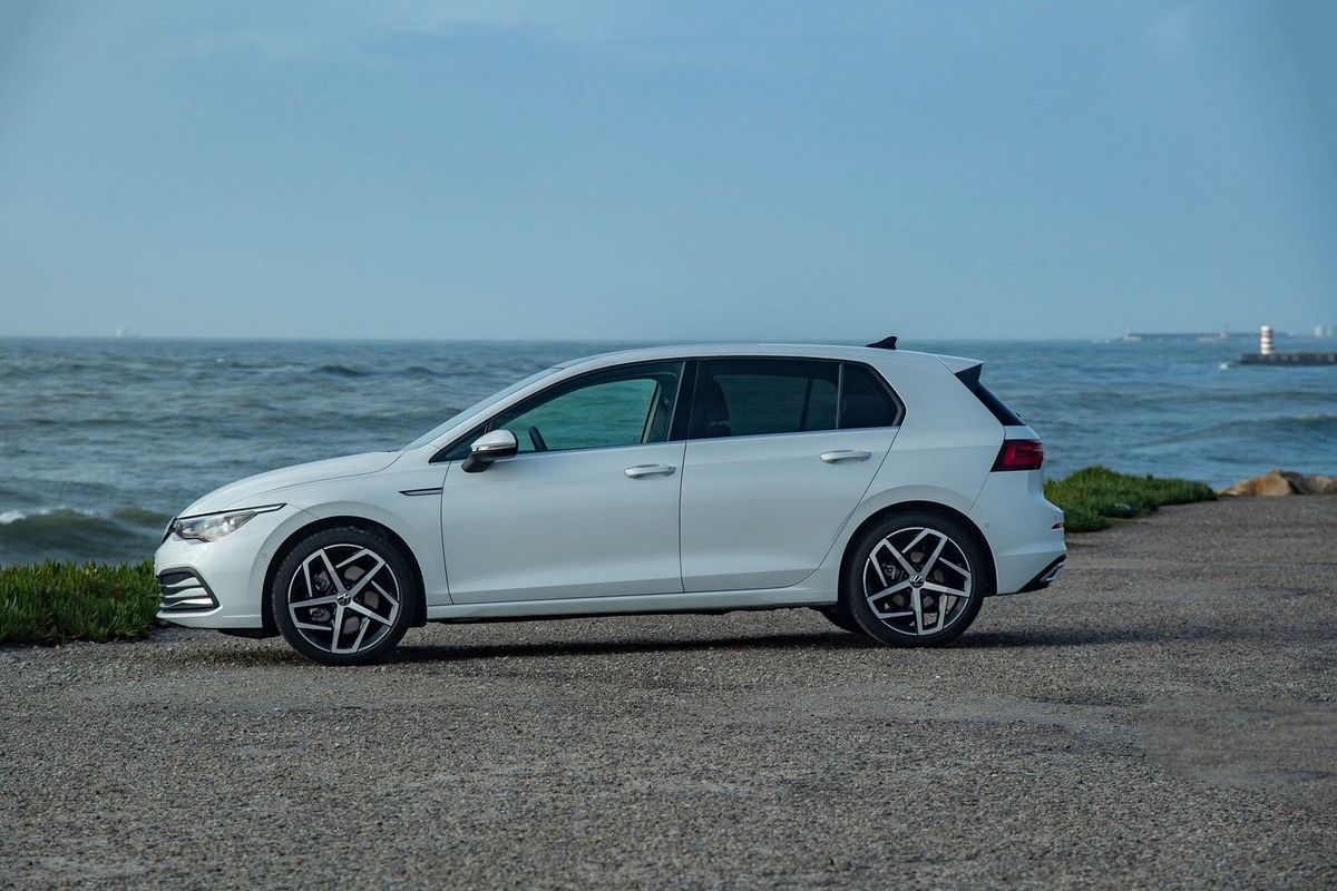 Volkswagen Golf 8 (2020) International Launch Review