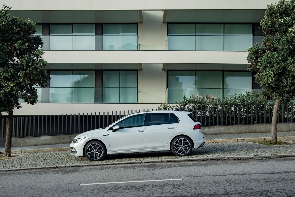 Volkswagen Golf 8 (2020) International Launch Review