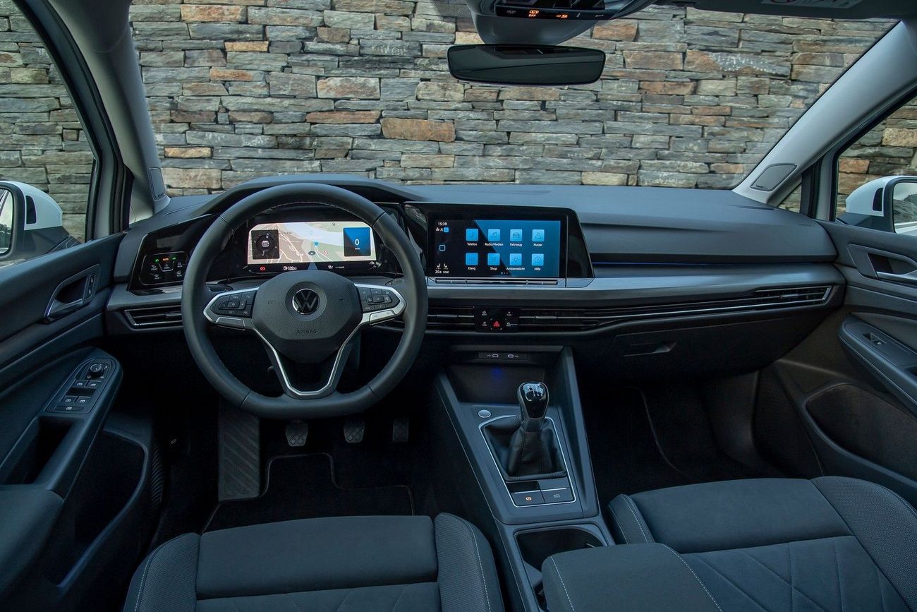 Volkswagen Golf 8 (2020) International Launch Review