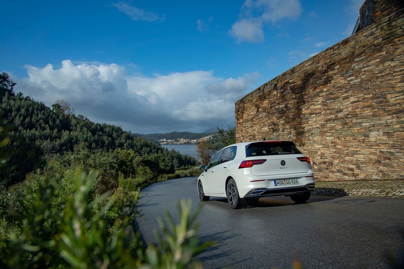 Volkswagen Golf 8 (2020) International Launch Review