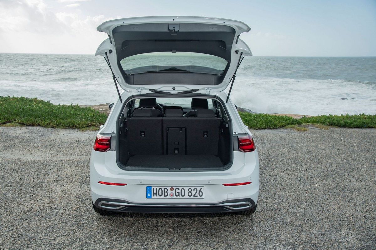 Volkswagen Golf 8 (2020) International Launch Review