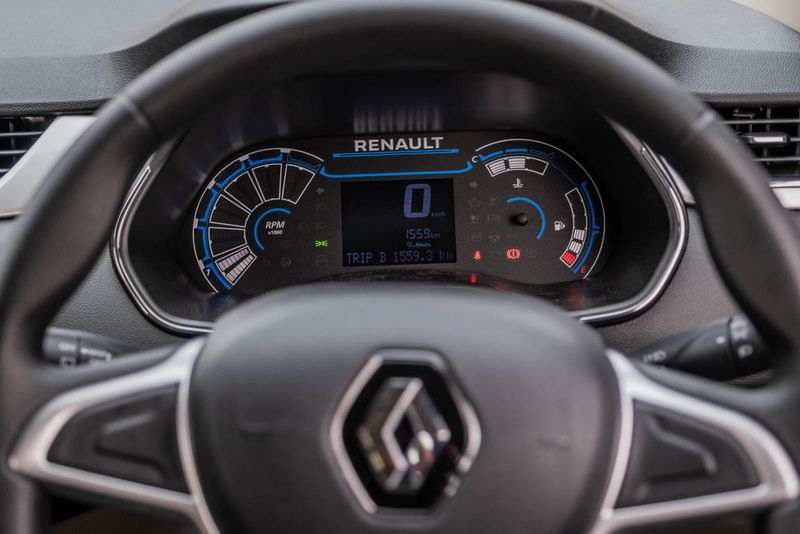 Renault Triber 1.0 Prestige (2020) Review