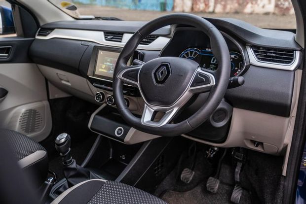 Renault Triber 1.0 Prestige (2020) Review