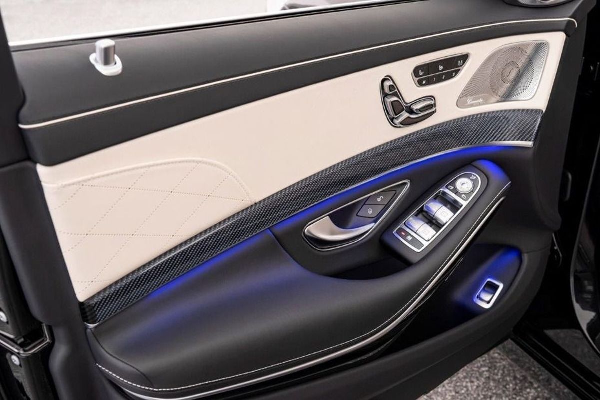 Super-exclusive Merc-Maybach S650: a final hurrah