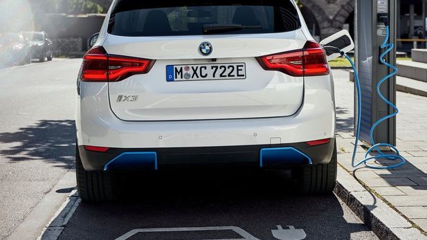 More BMW Electric Cars Coming, Less CO2