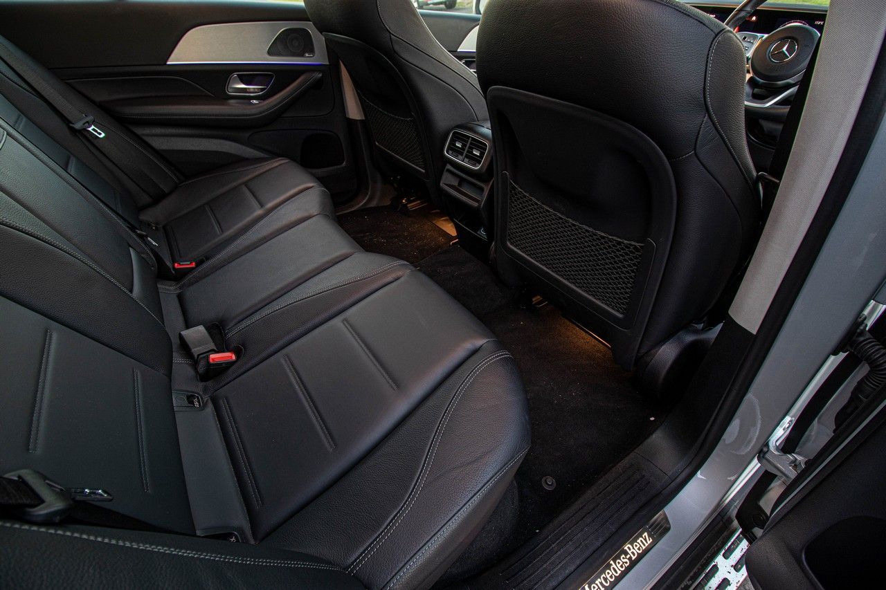 Mercedes-Benz GLE 300d 4Matic AMG Line (2020) Review