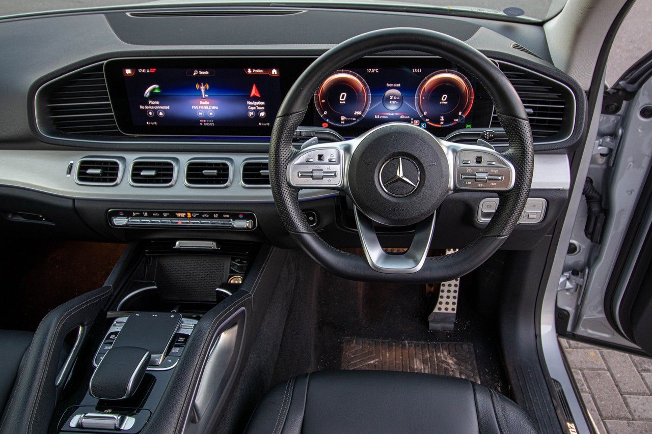 Mercedes-Benz GLE 300d 4Matic AMG Line (2020) Review