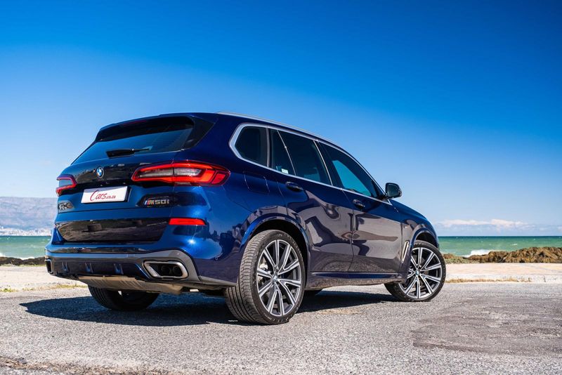 BMW X5 M50i (2020) Review