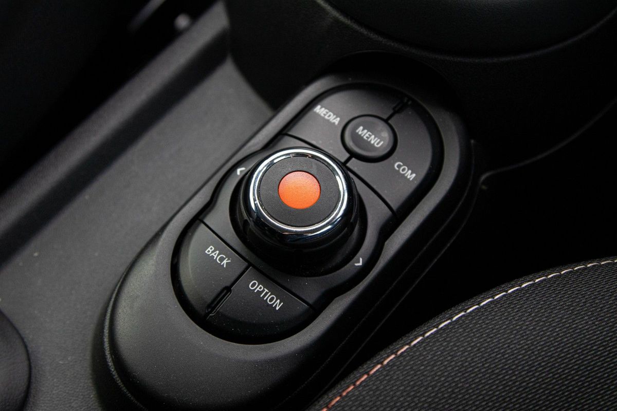 Mini One 3-door Auto (2020) Review