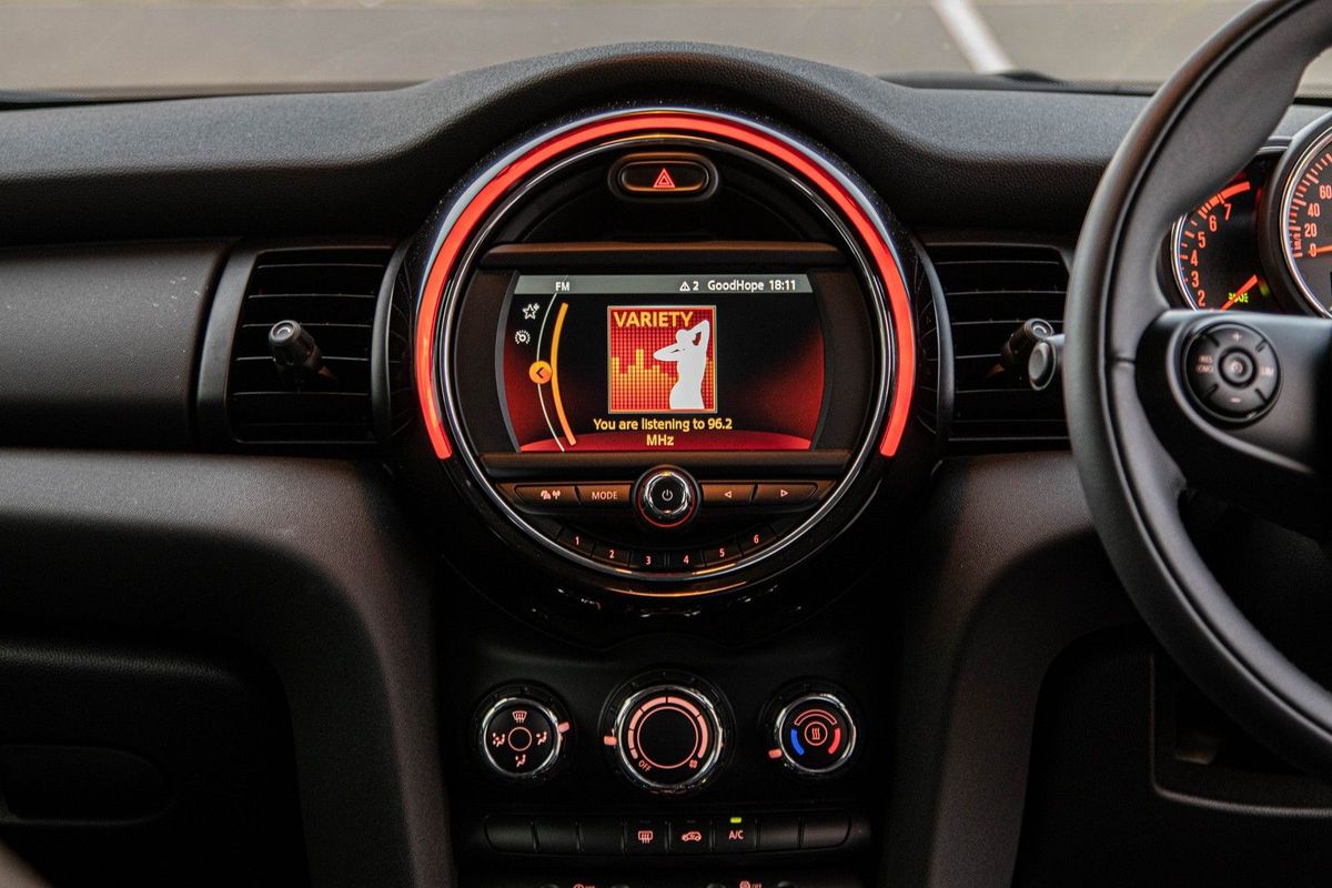 Mini One 3-door Auto (2020) Review