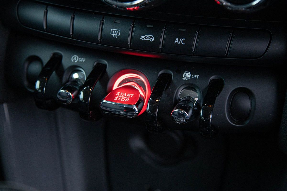 Mini One 3-door Auto (2020) Review