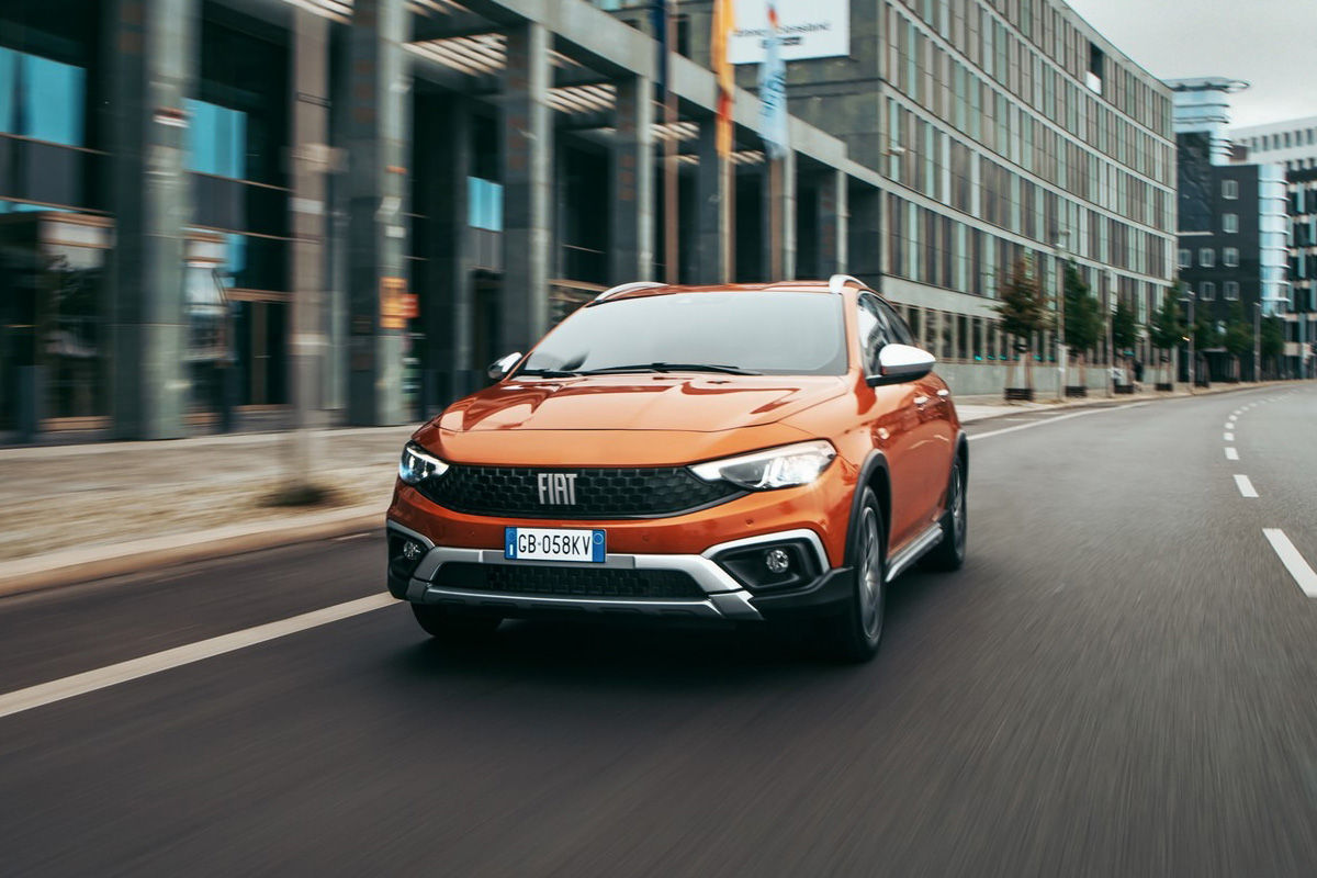 Fiat updates Tipo, adds Cross variant