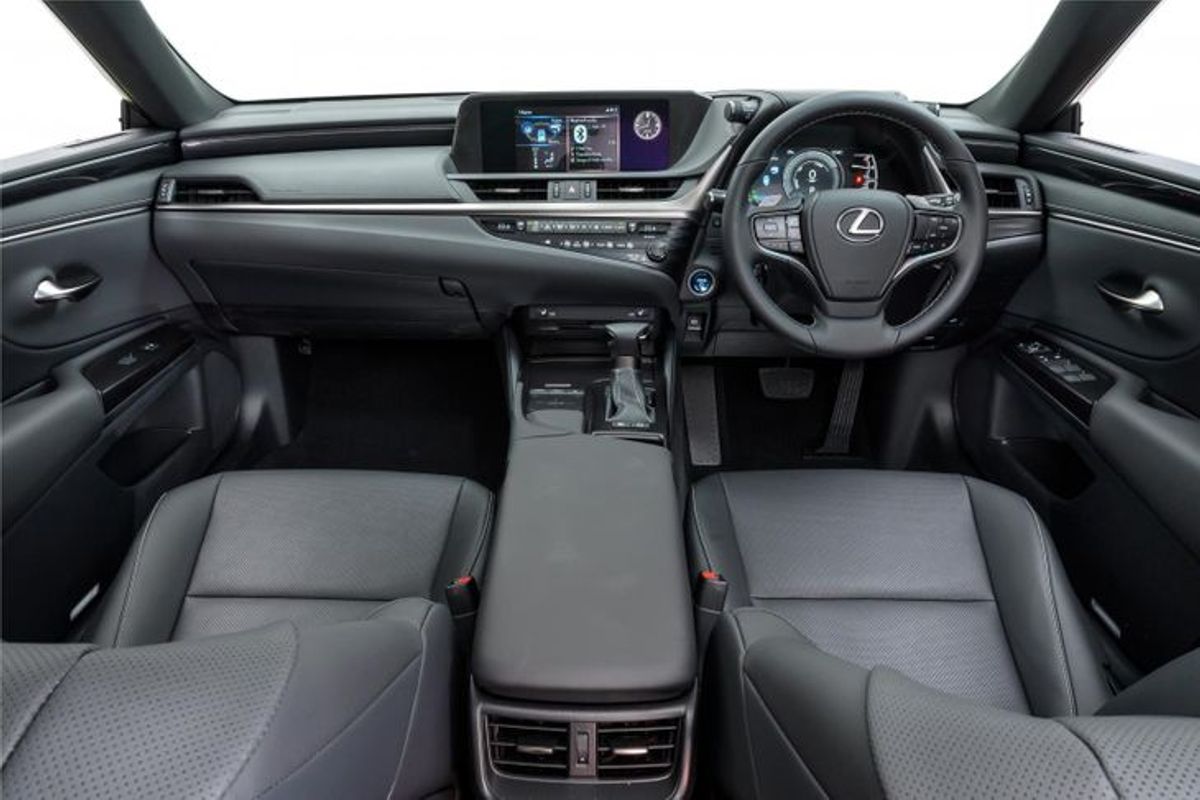 Lexus ES Hybrid (2020) Launch Review