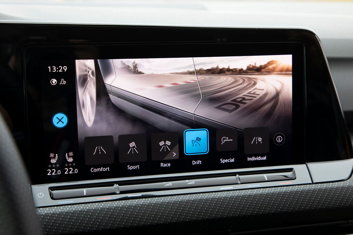 Volkswagen Golf R (2021) International Launch Review