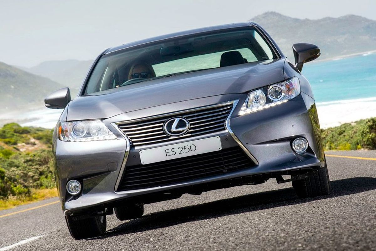 Lexus ES Review