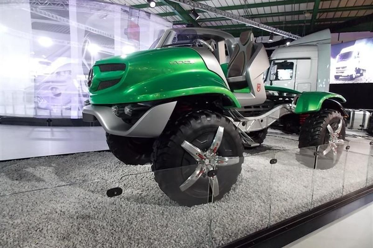 The Monstrous Mercedes-Benz Unimog Concept Shows Up At JIMS