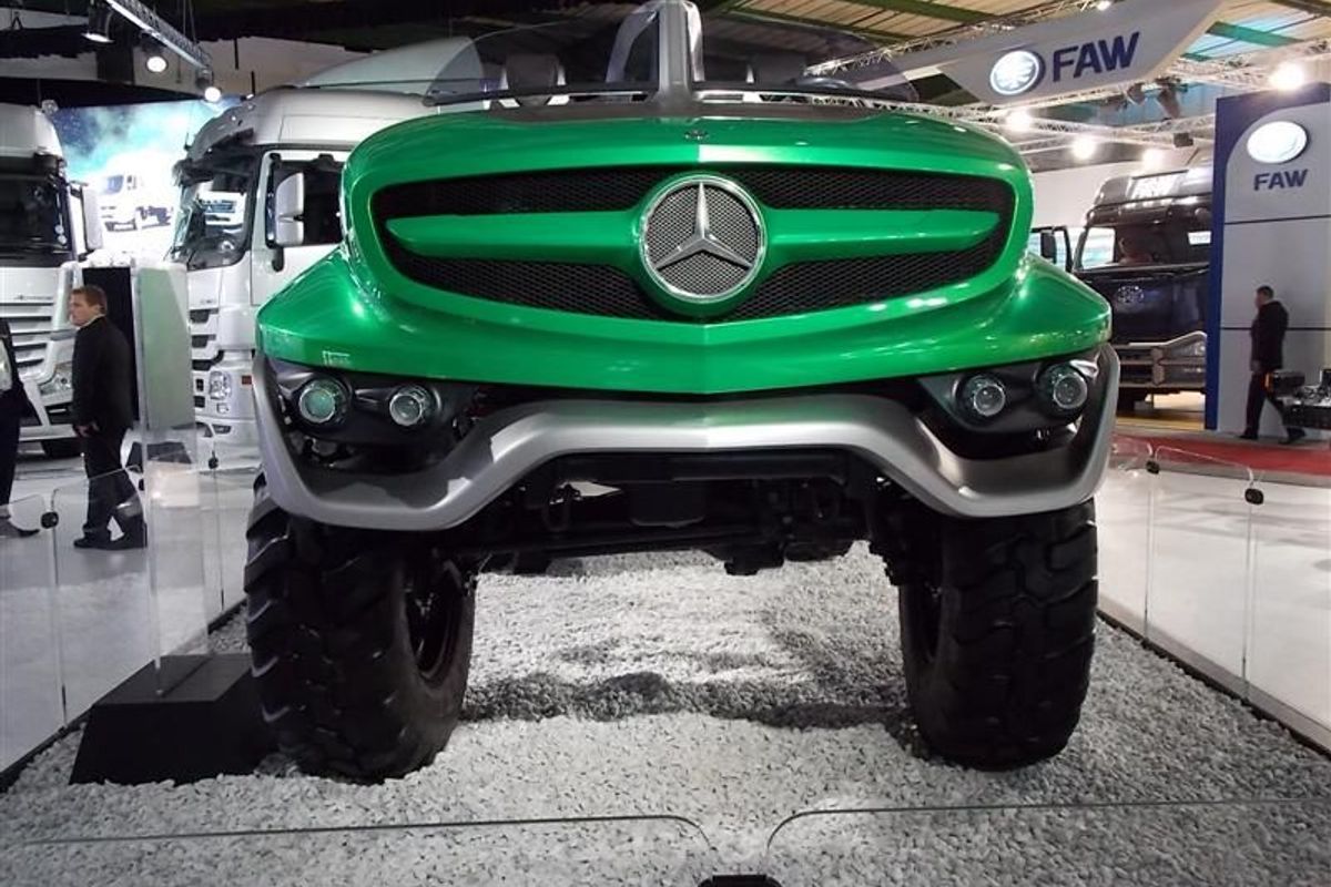The Monstrous Mercedes-Benz Unimog Concept Shows Up At JIMS