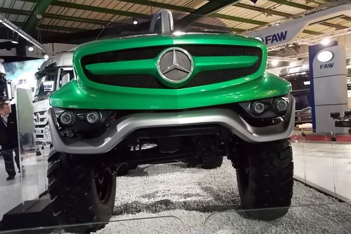 The Monstrous Mercedes-Benz Unimog Concept Shows Up At JIMS