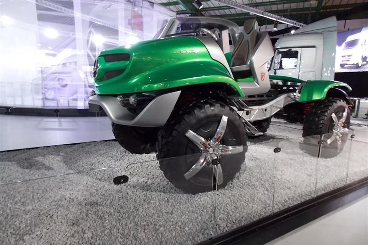 The Monstrous Mercedes-Benz Unimog Concept Shows Up At JIMS