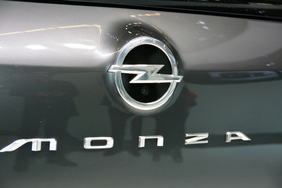 Opel Monza Concept Unveiled - Complete Gallery