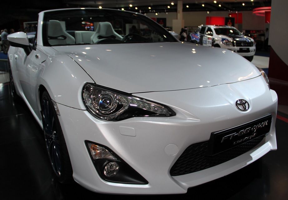 Toyota 86 convertible concept shown at JIMS