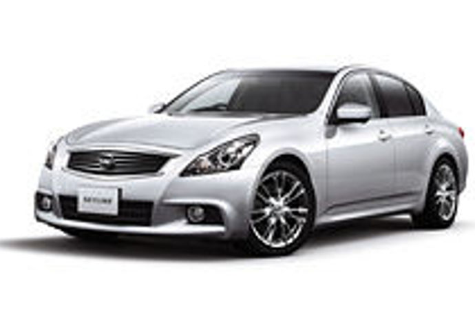 Nissan Skyline offers revised Sedan and Coupe