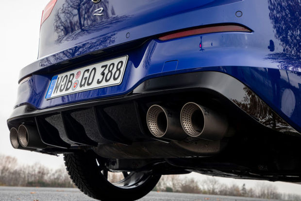 Volkswagen Golf R (2021) International Launch Review