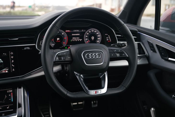 Audi Q7 (2021) Review