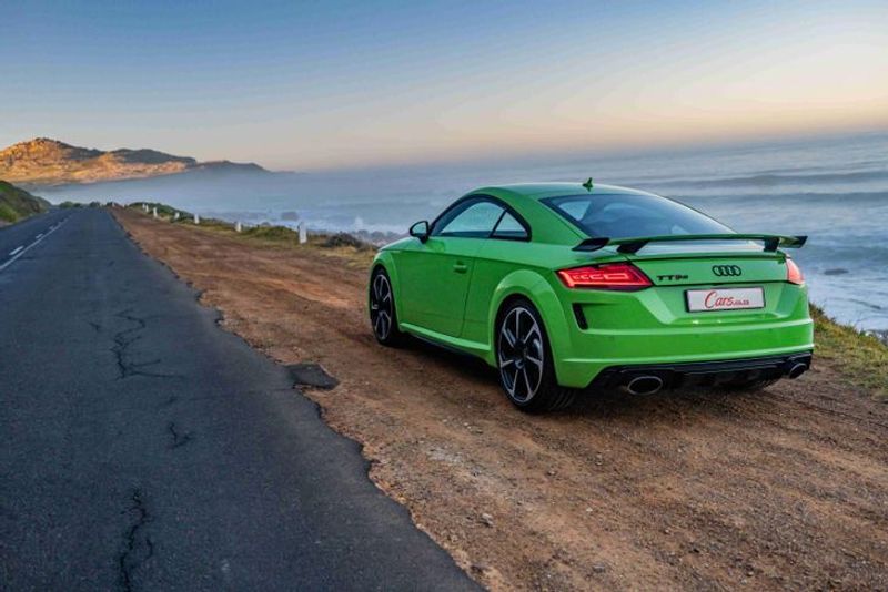 Audi TT RS (2021) Review
