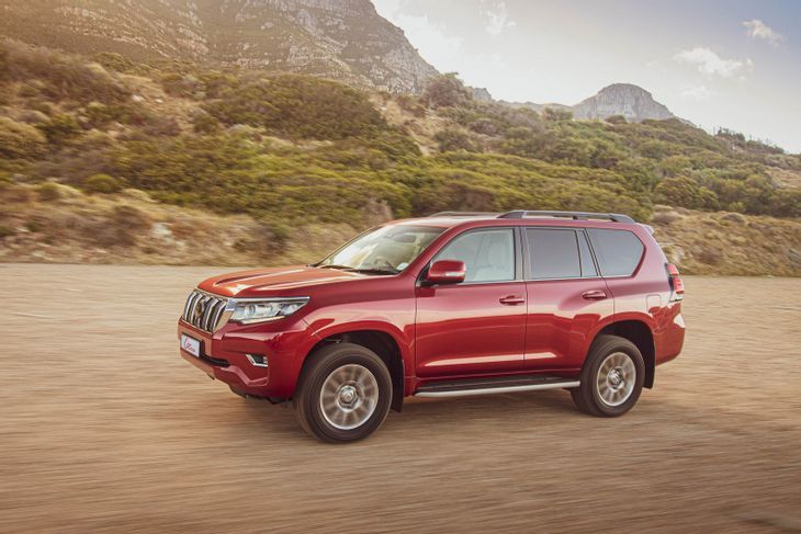 Comparison: Land Rover Defender vs Toyota Prado