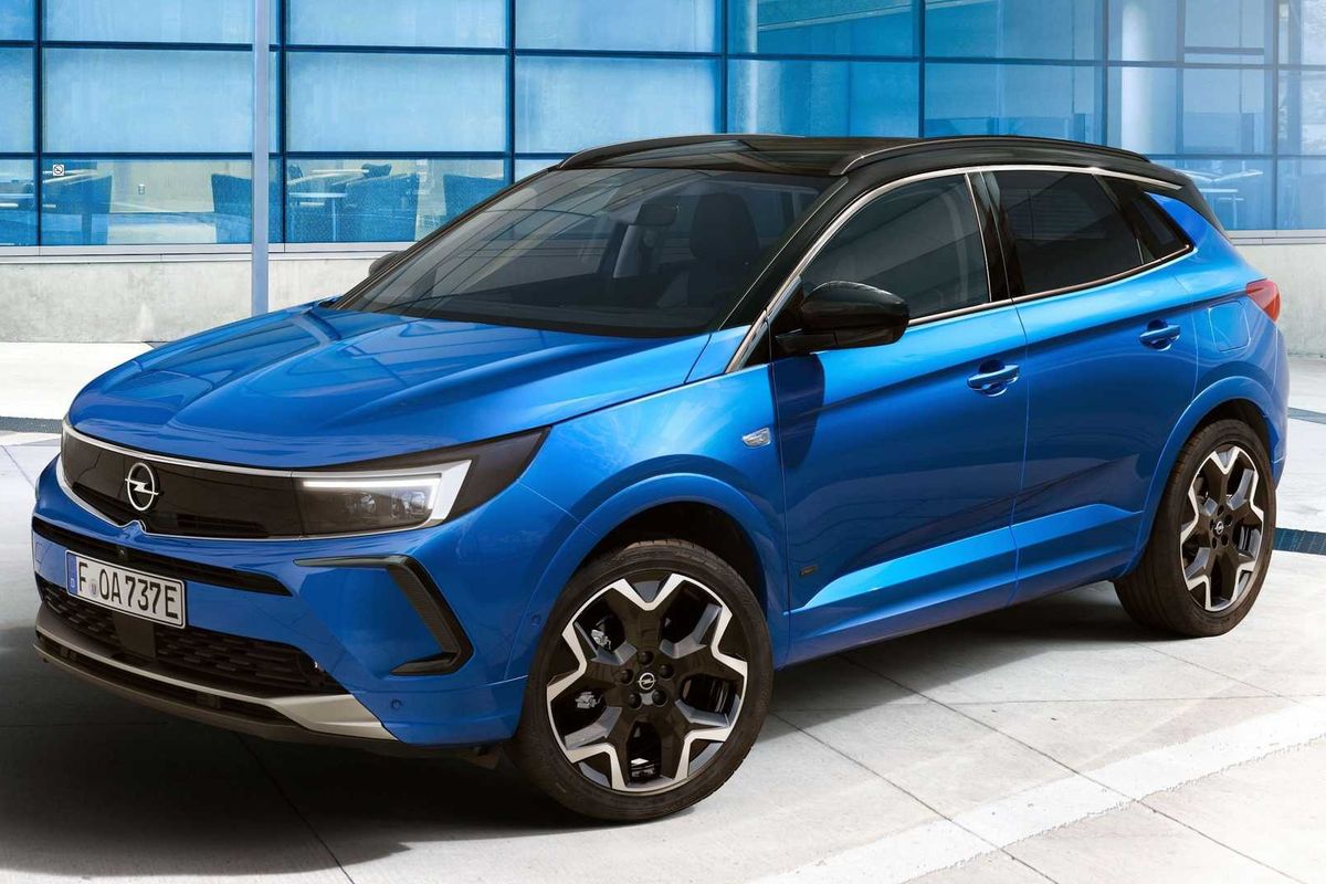 Facelifted Opel Grandland Revealed