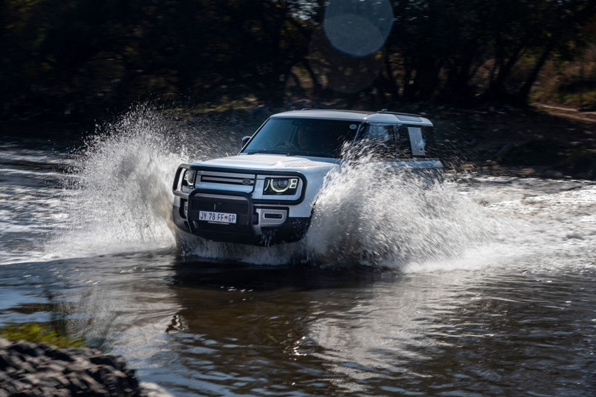 Land Rover Defender 90 (2021) Specs & Price in SA