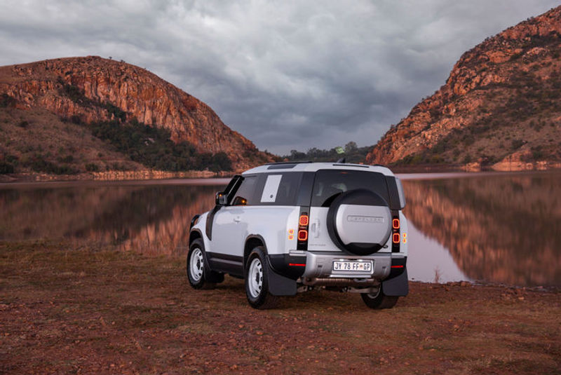 Land Rover Defender 90: Now available in SA
