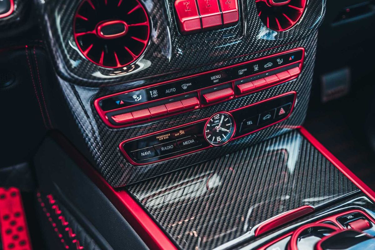 Brabus 900 Rocket Edition is a 662 kW Super SUV