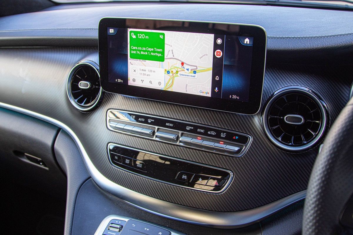 Mercedes-Benz V300d (2021) Review