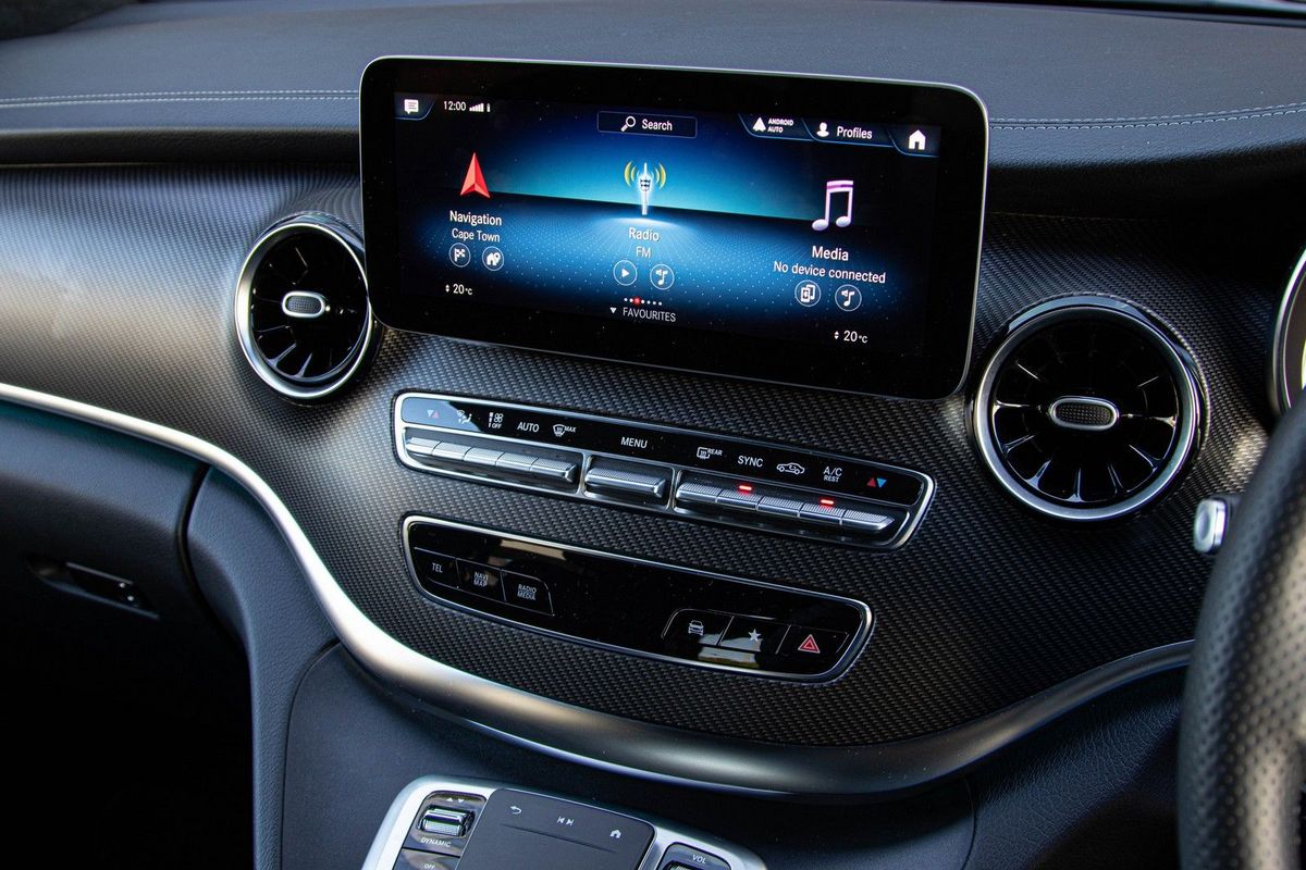 Mercedes-Benz V300d (2021) Review