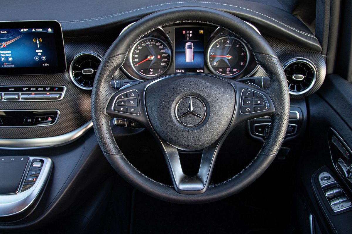 Mercedes-Benz V300d (2021) Review