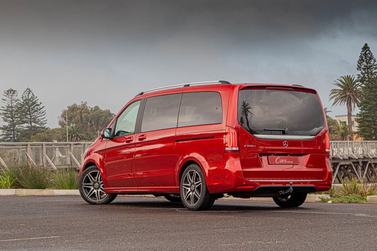 Mercedes-Benz V300d (2021) Review