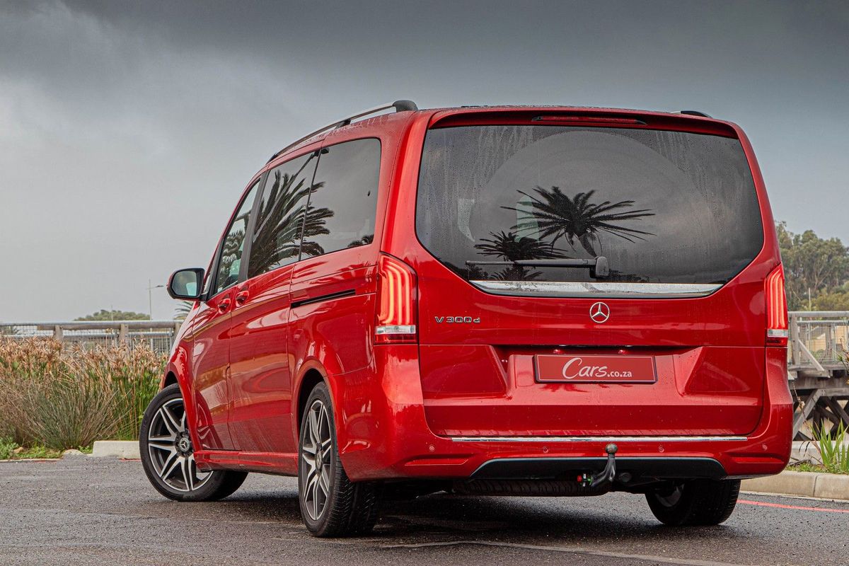 Mercedes-Benz V300d (2021) Review