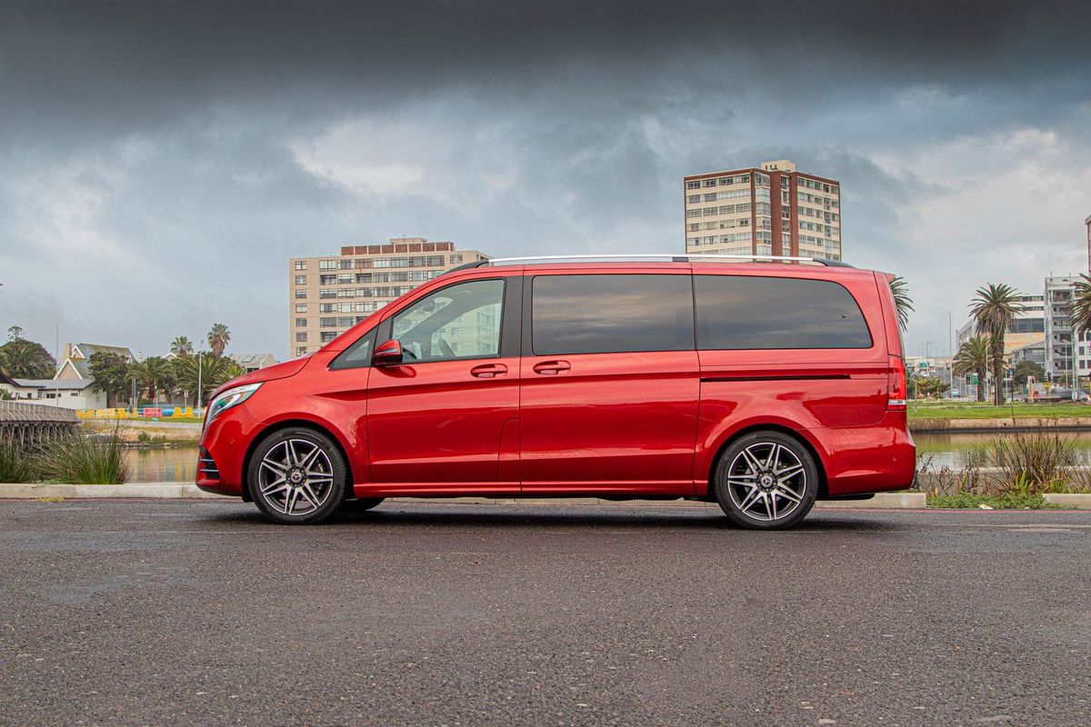 Mercedes-Benz V300d (2021) Review