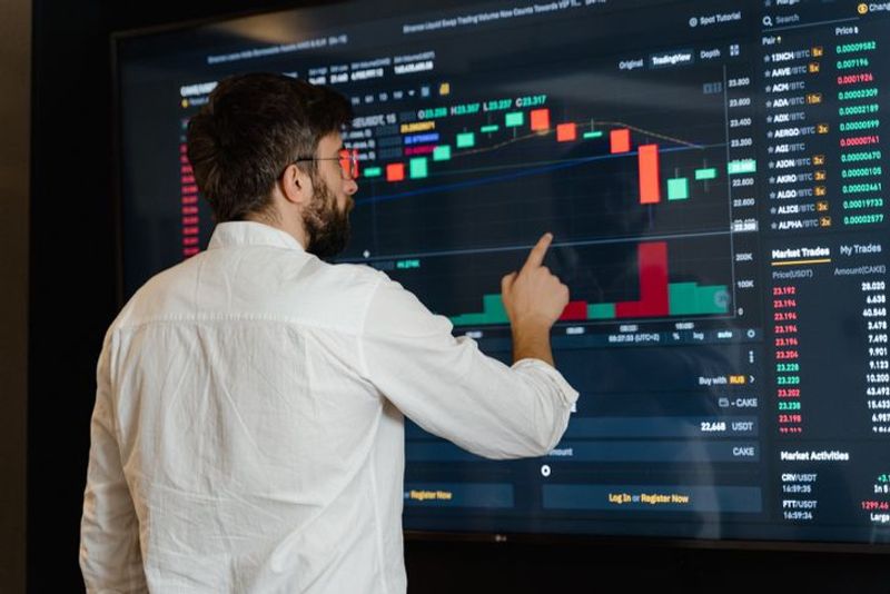 Variable vs Fixed interest rates: The Pros & Cons