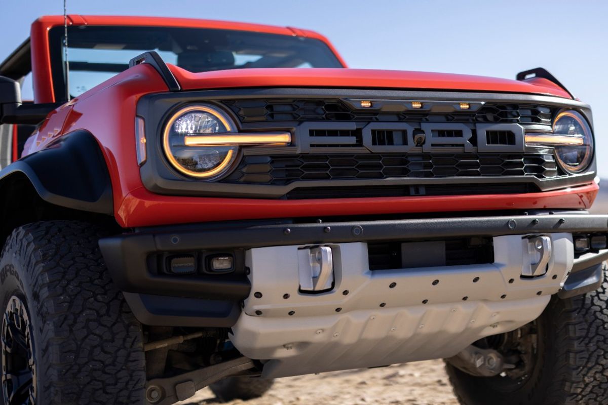 New Ford Bronco Raptor Built To Conquer