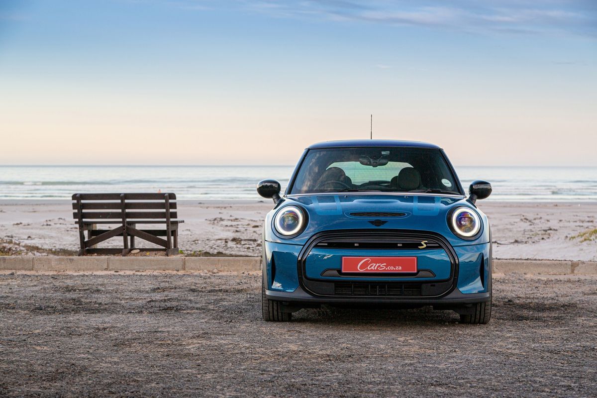 Mini Cooper SE (2022) Review