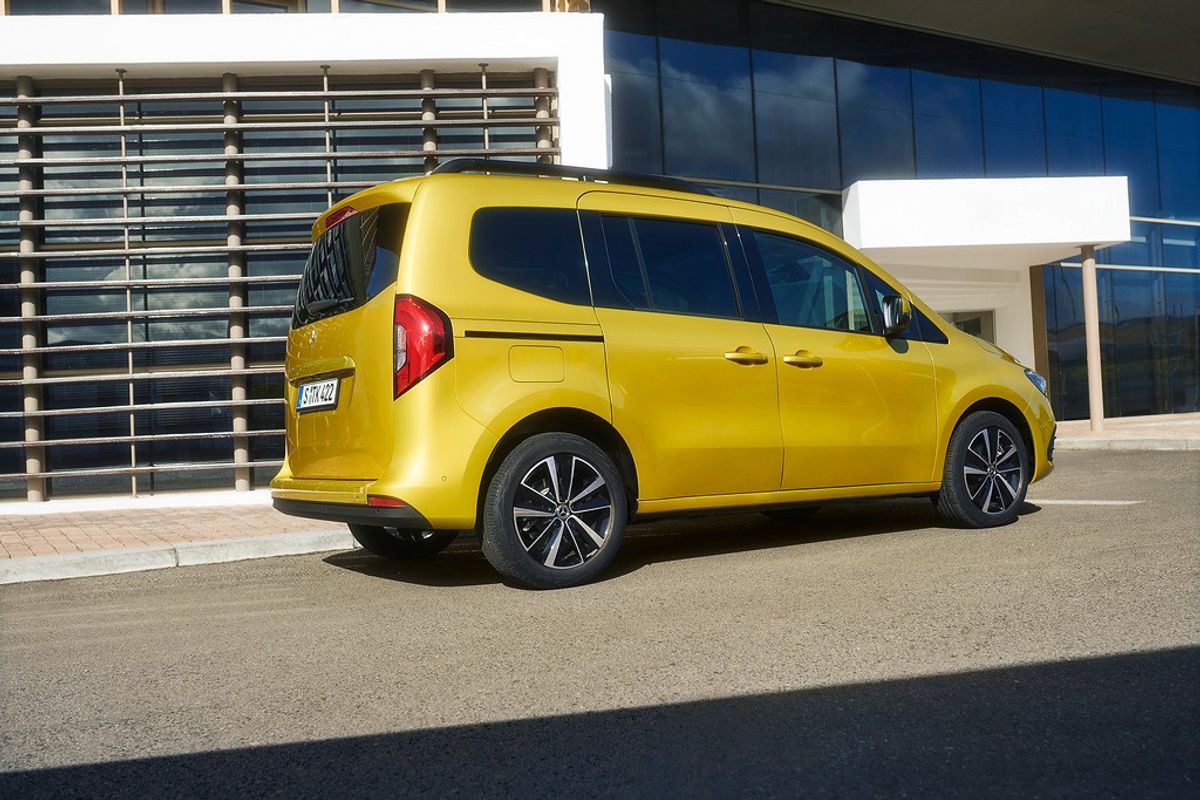 Mercedes-Benz T-Class Finally Revealed