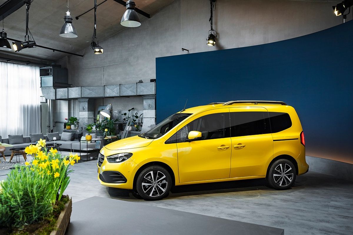 Mercedes-Benz T-Class Finally Revealed