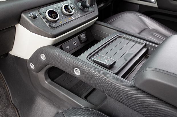 Land Rover Defender 90 (2022) Review